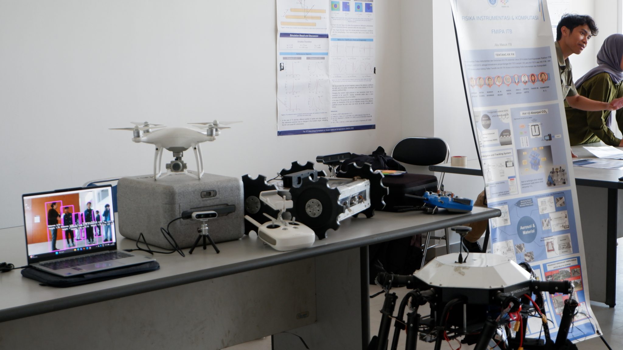 Final Project Exhibition: Exploring Physics 2025 – Fisika ITB